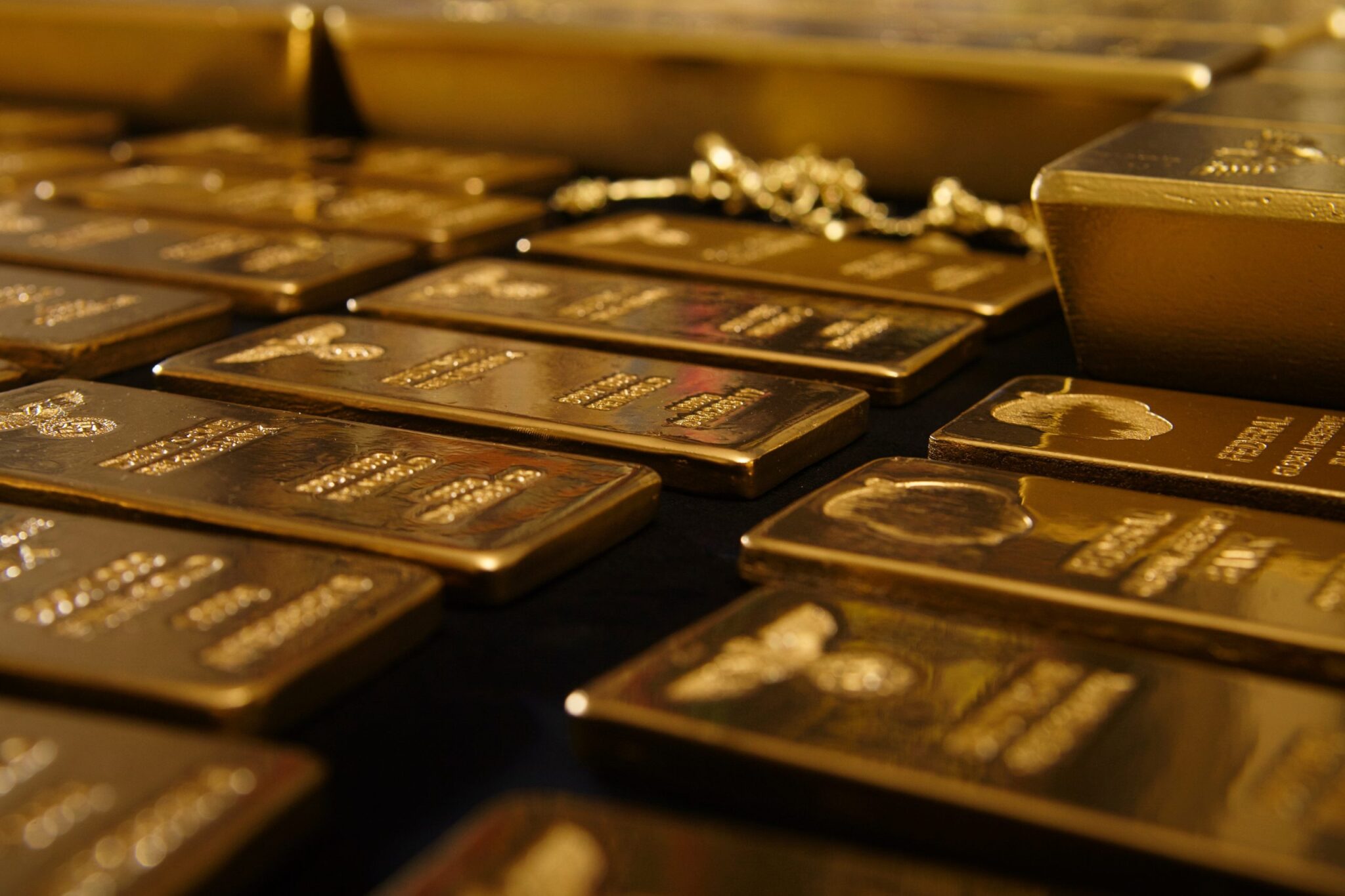 10 Greatest Gold Heists of All Time - CROWN BULLION HUB UK